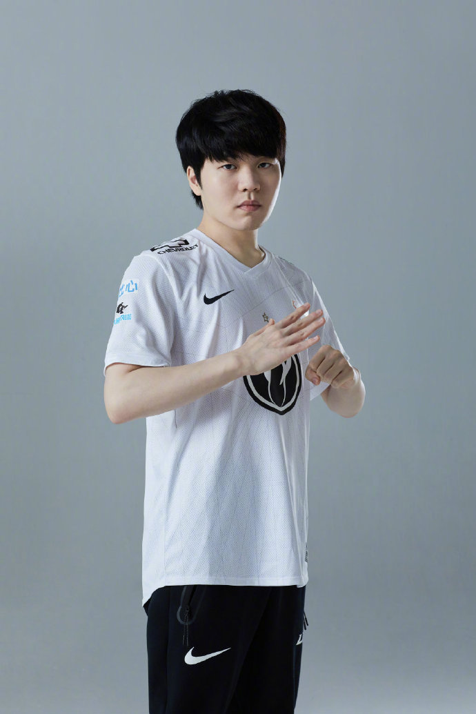 【iG公布2021LPL春季赛定妆照】 TheShy、Rookie、XUN、教练_来自大神圈子_超凡电竞LOL