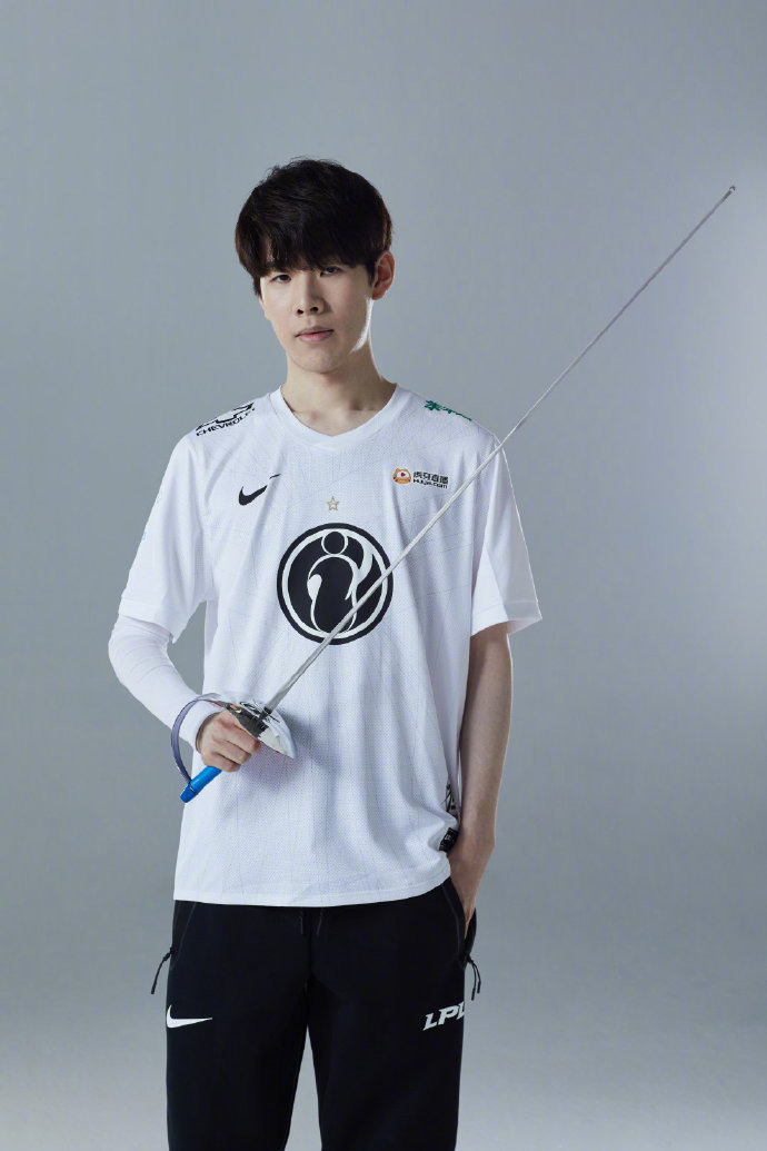 【iG公布2021LPL春季赛定妆照】 TheShy、Rookie、XUN、教练_来自大神圈子_超凡电竞LOL